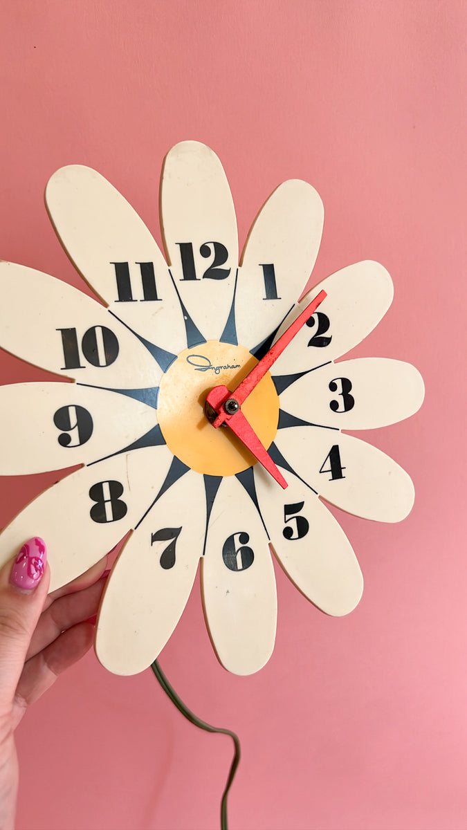 Vintage Daisy Clock – The Apartment TO